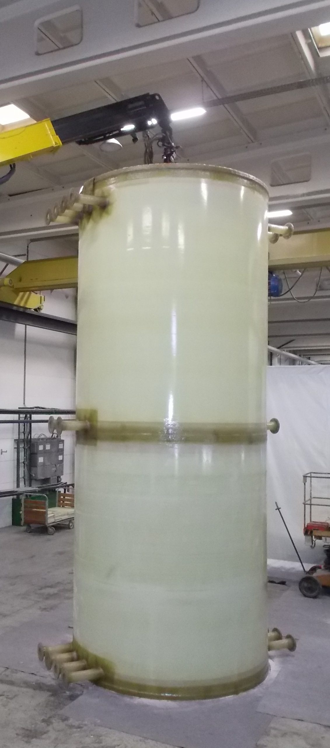 Factory-made buffer hot water tank for a butcher in Berlin